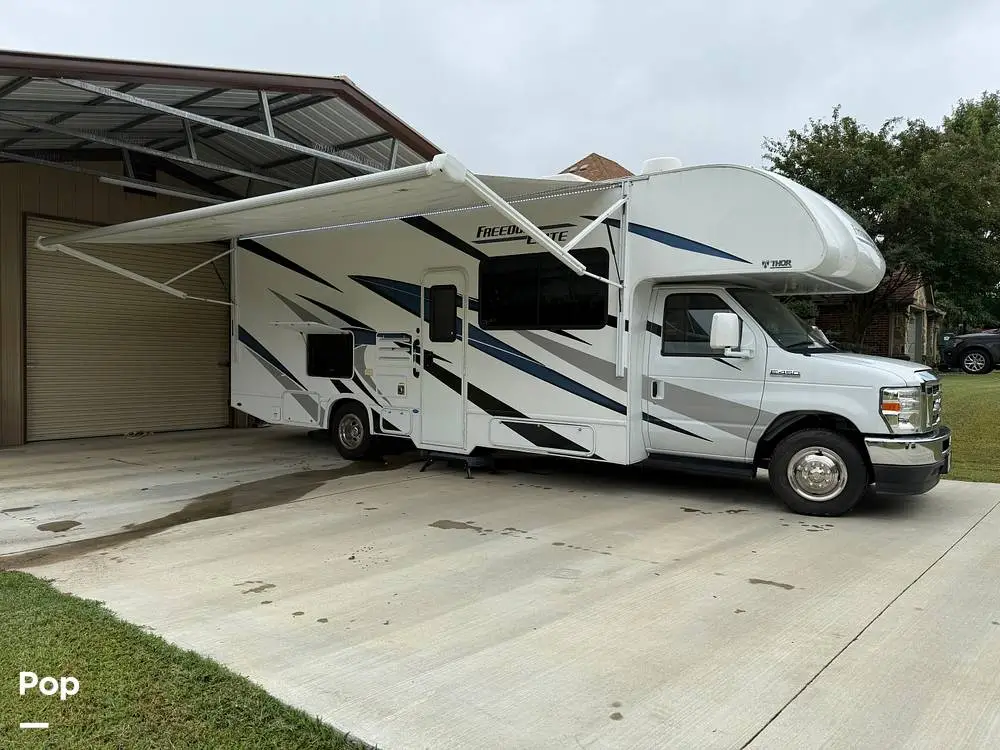 27FE Freedom Elite For Sale - Thor Motor Coach RVs - RV Trader