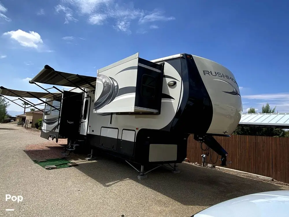 2014 Rushmore For Sale - Crossroads RVs - RV Trader