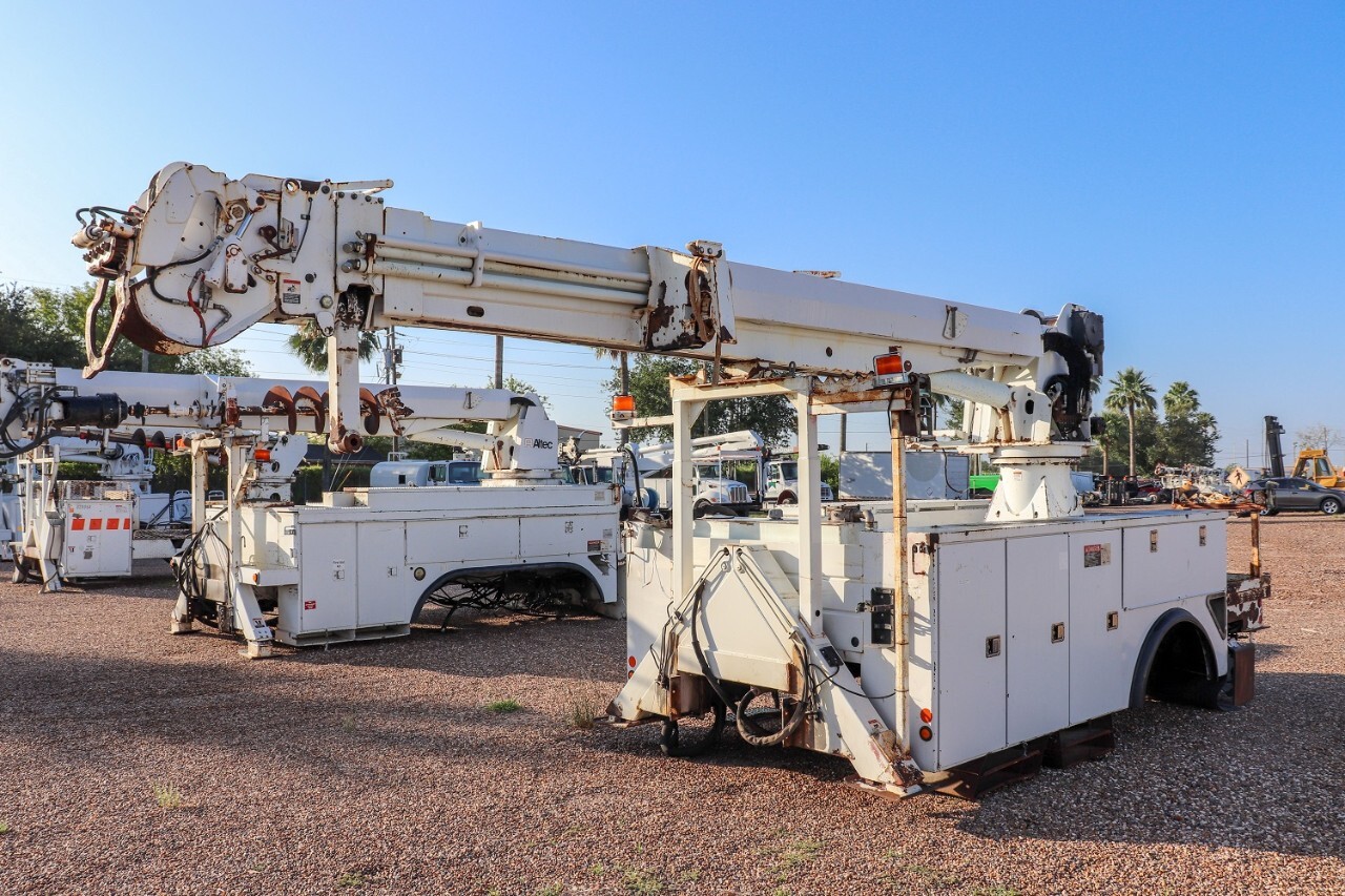 2007 Altec - Used 2007 ALTEC Digger Derricks TX