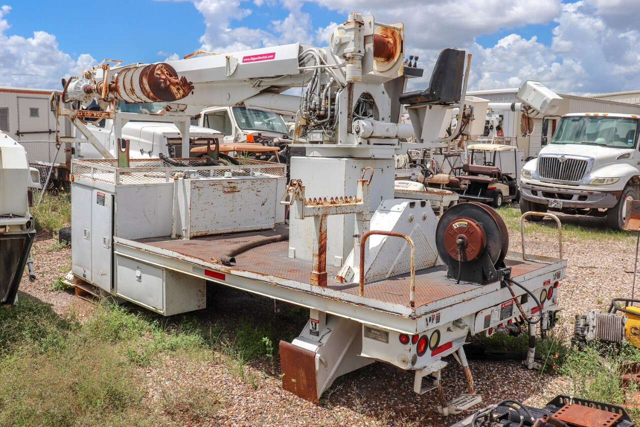 2003 Altec - Used 2003 ALTEC Digger Derricks TX