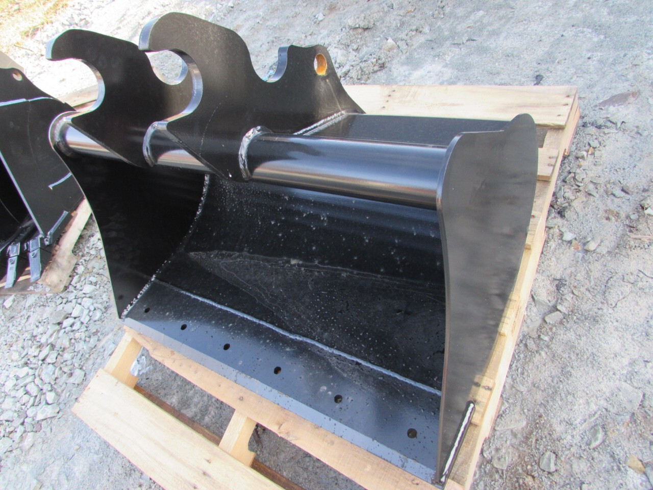 Kubota KX040 Bucket For Sale - Kubota KX040 Bucket - Equipment Trader