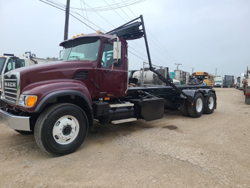 Mack Granite CV713 Tractor,roll Off Trucks For Sale - Commercial Truck ...
