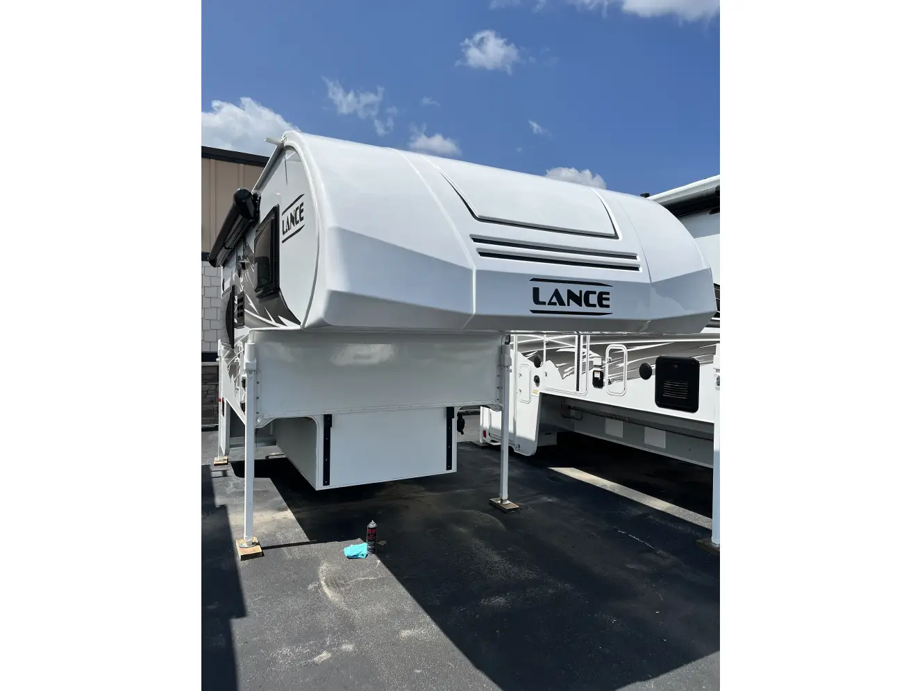 Lance 865 For Sale