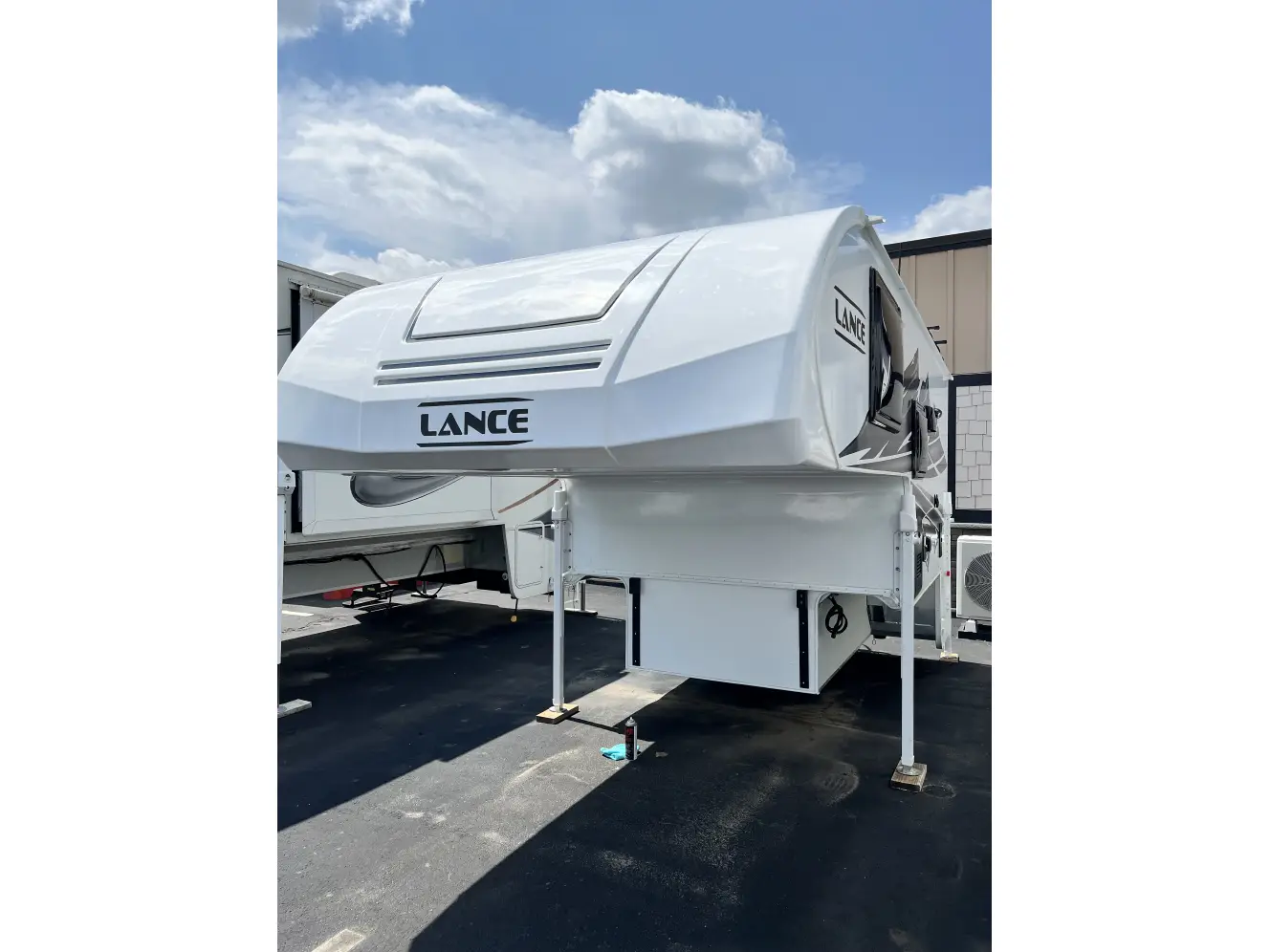 Lance 865 For Sale