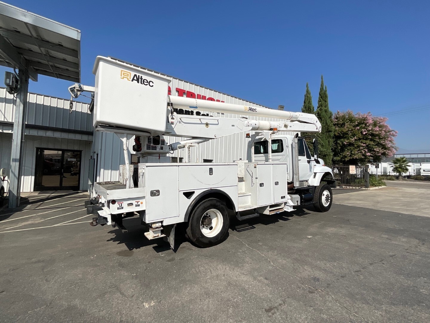 2012 Altec - Used 2012 ALTEC Bucket Truck Norwalk, CA