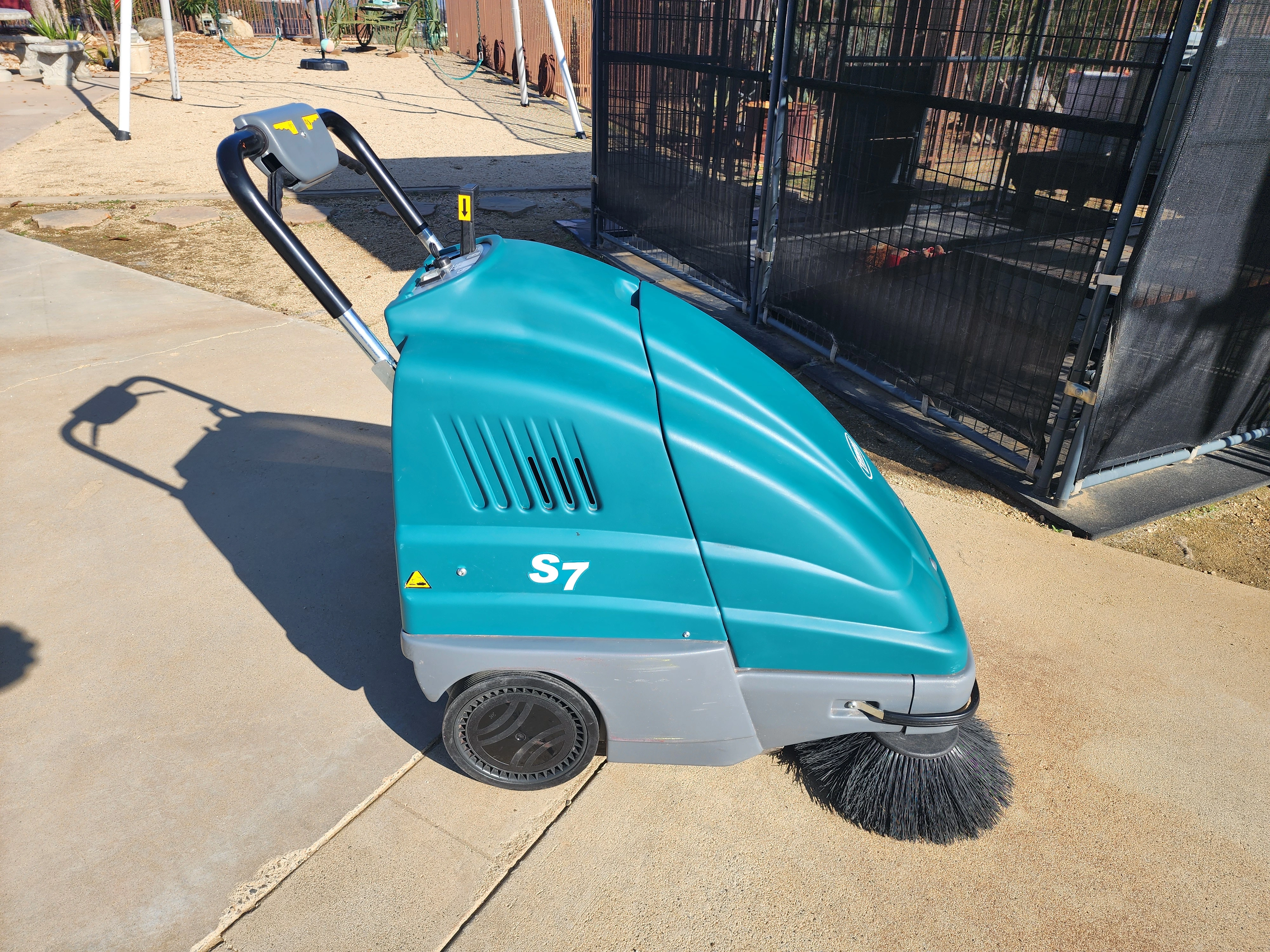 Tennant Sweeper For Sale - Tennant Sweeper - Equipment Trader