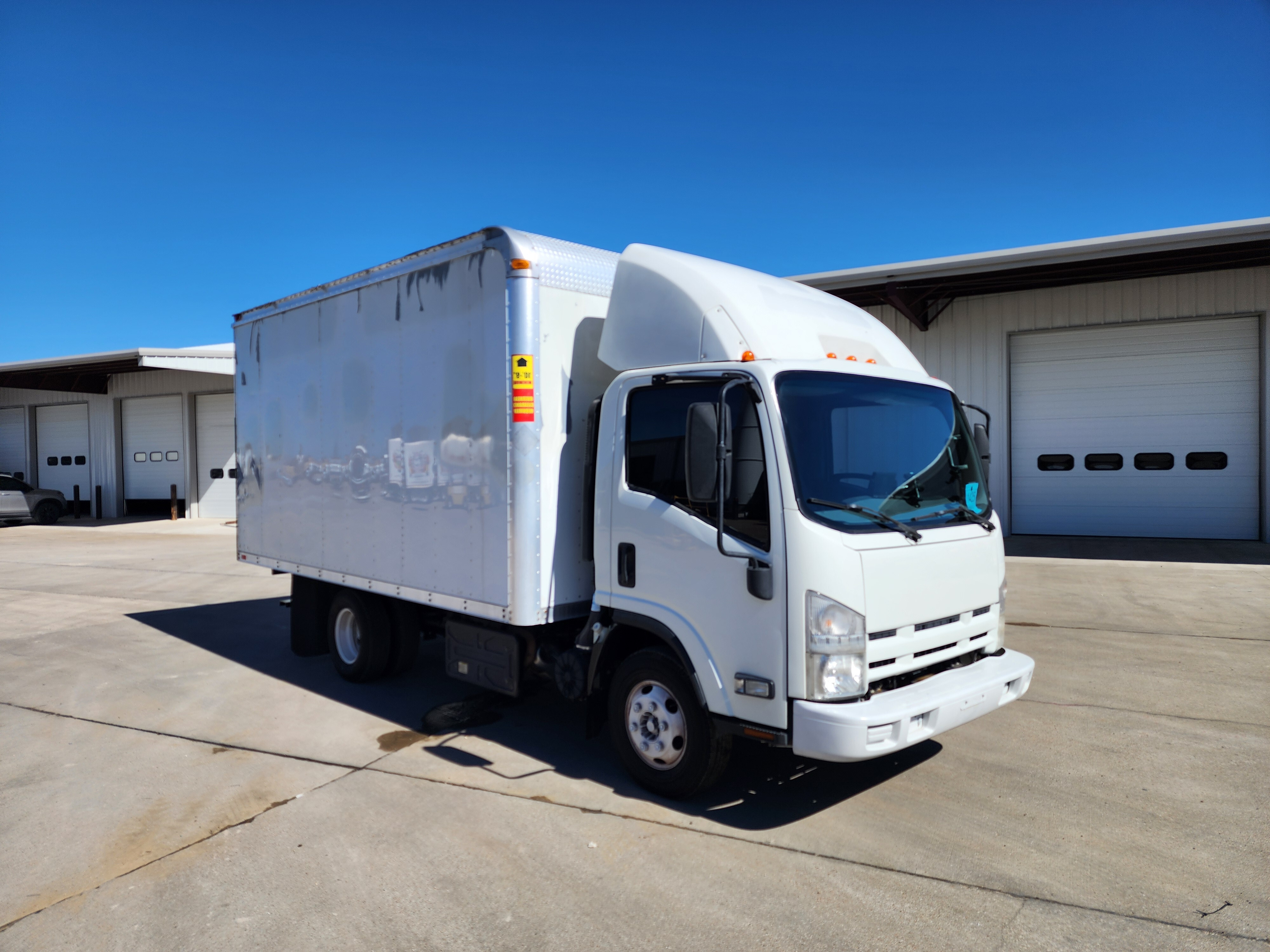 Used 2014 Isuzu Npr 14' Dry Van For Sale in Rockwall, TX - 5030822311 ...