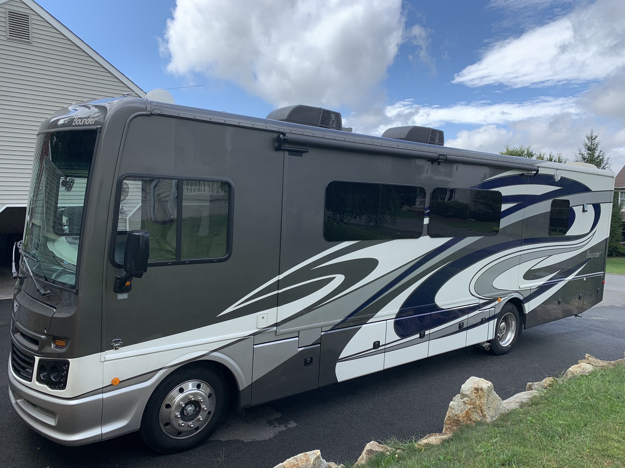 2019 35K Bounder For Sale - Fleetwood RVs - RV Trader