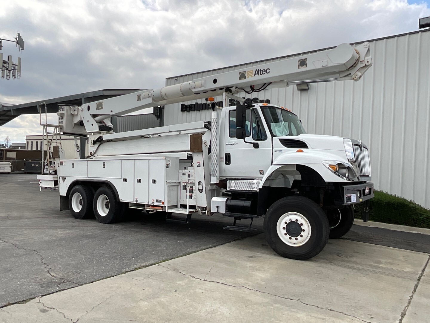 2011 Altec - Used 2011 ALTEC Bucket Truck Norwalk, CA