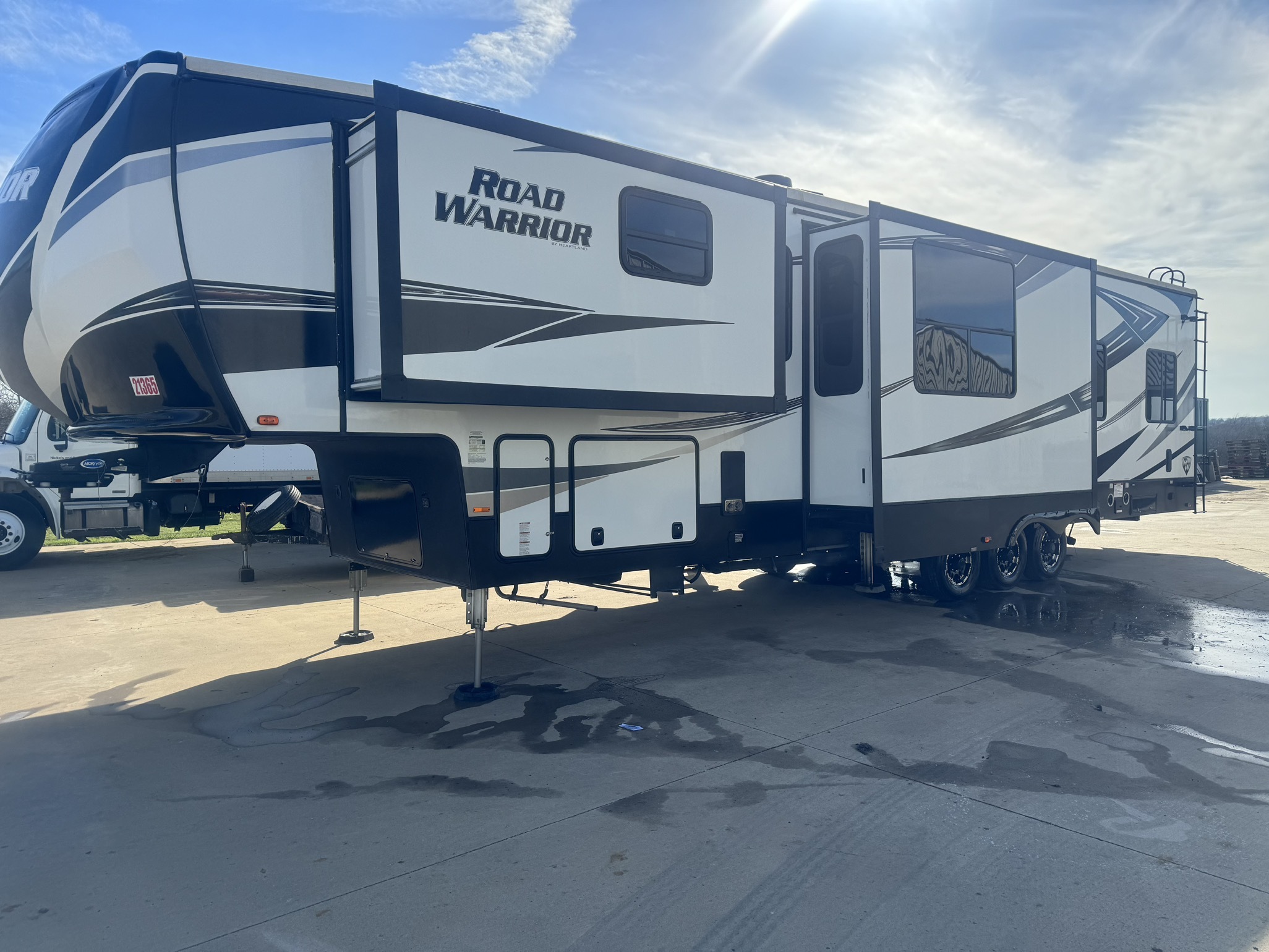 Trophy Club, OK - Road Warrior For Sale - Heartland Toy Hauler RVs ...