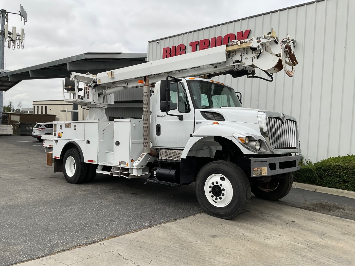 2013 Altec - Used 2013 ALTEC Digger Derricks Norwalk, CA