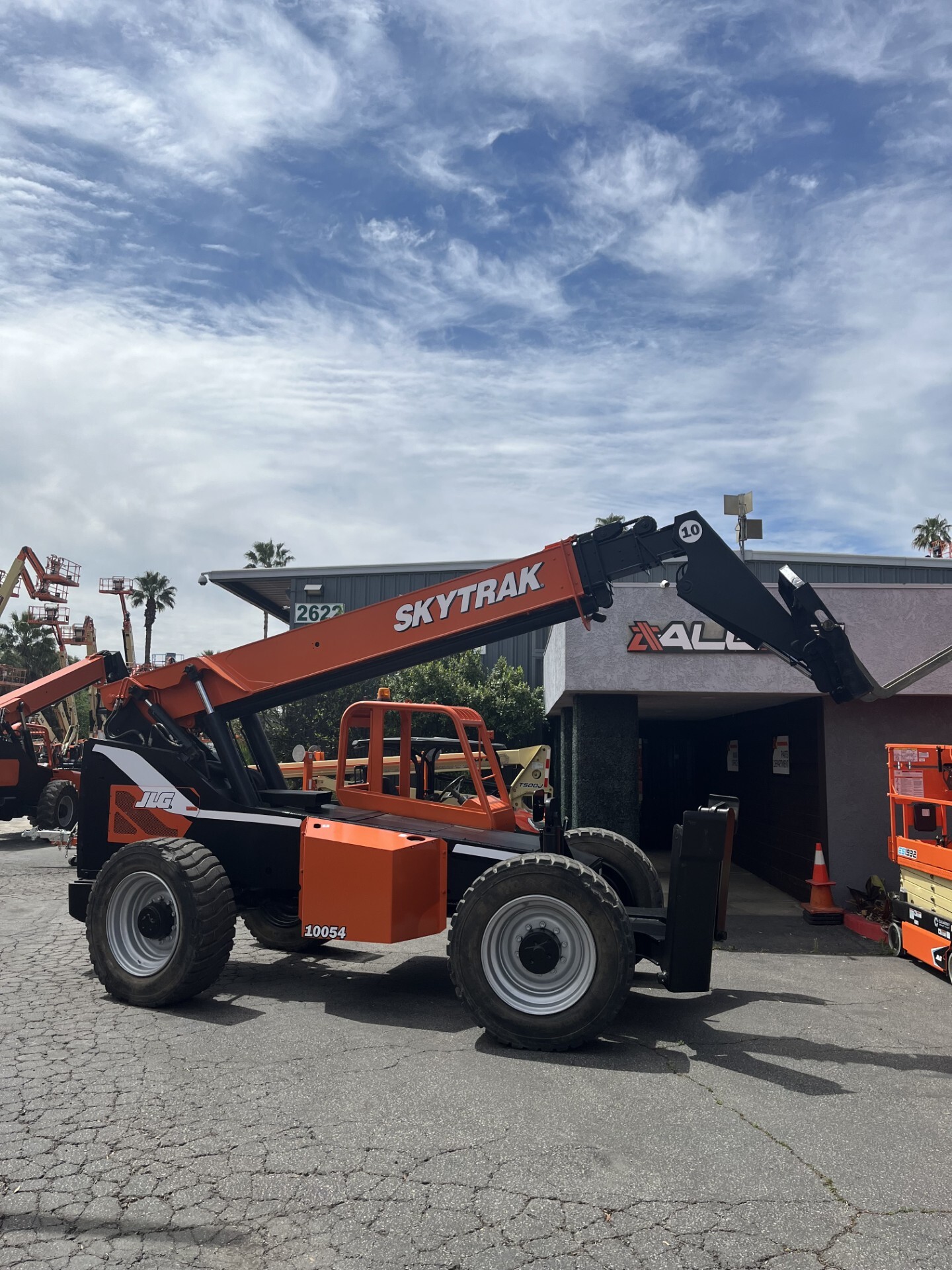 Used 2012 Skytrak 10054 For Sale in Riverside, CA - 5031547596 ...