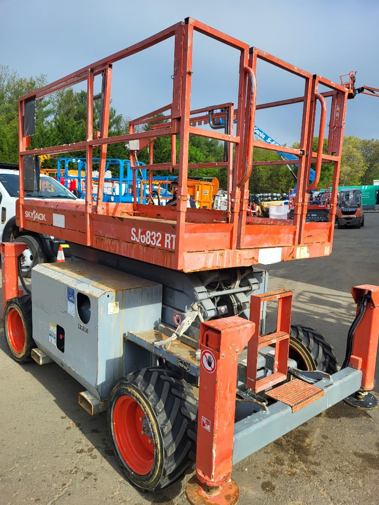 Skyjack SJ6832 Rt Scissor Lifts For Sale - Skyjack SJ6832 Rt Scissor ...