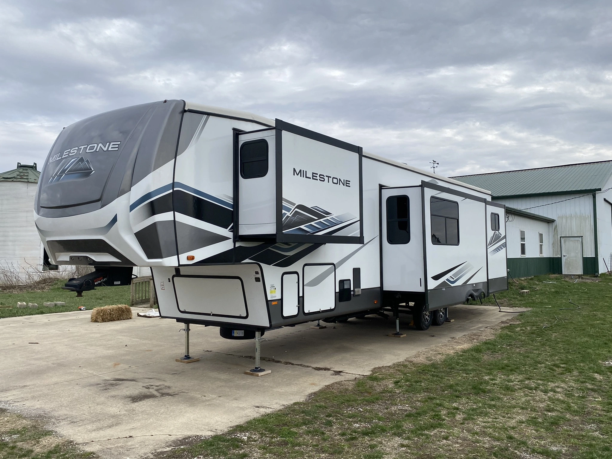 386BH Milestone For Sale - Heartland RVs - RV Trader