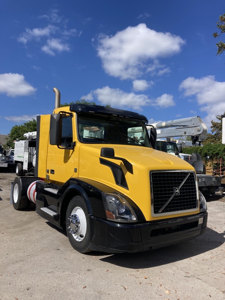 Used 2016 Volvo Vnr For Sale in Miami, FL - 5031764200 - Commercial ...