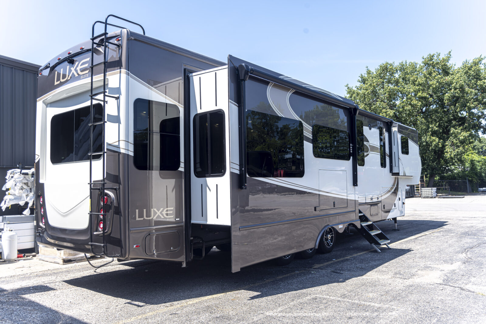 2025 Luxe Fifth Wheels For Sale - RV Trader