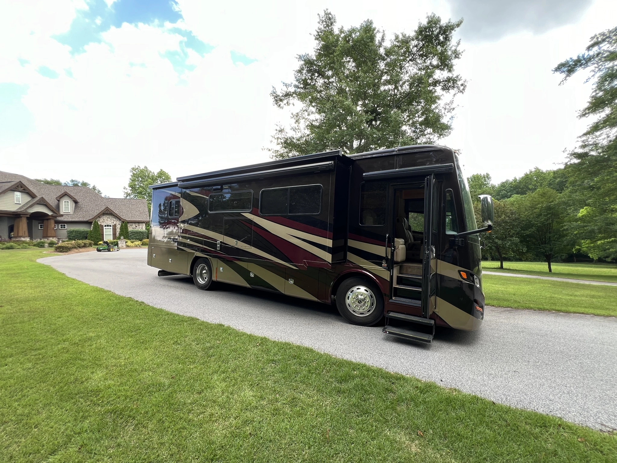 2022-2023 33 Aa Allegro Red For Sale - Tiffin Motorhomes Class A RVs ...