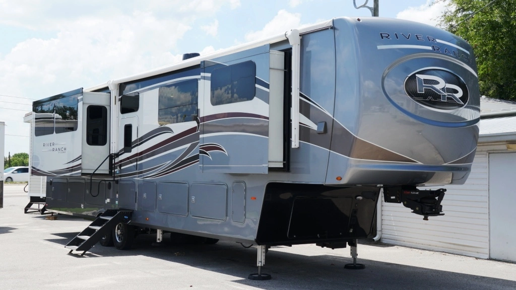 Columbus River Ranch For Sale - Palomino Fifth Wheel RVs - Fifth Wheels ...