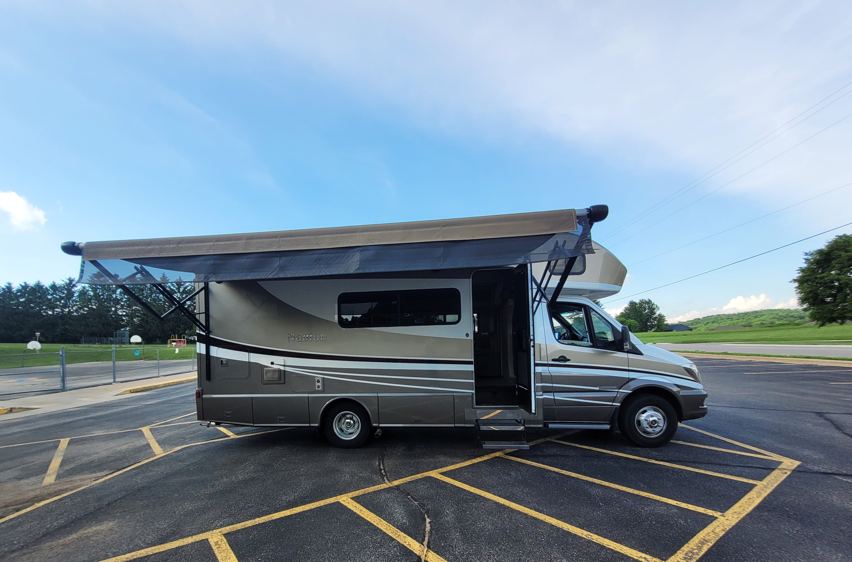 Cope, WI - Navion For Sale - Winnebago Class C RVs - Class C Motorhomes ...