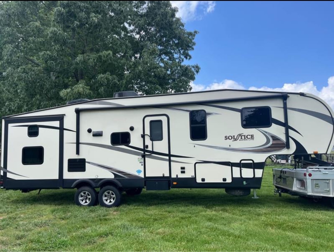 Used Solstice Super Lite For Sale - Starcraft Fifth Wheel RVs - Fifth ...