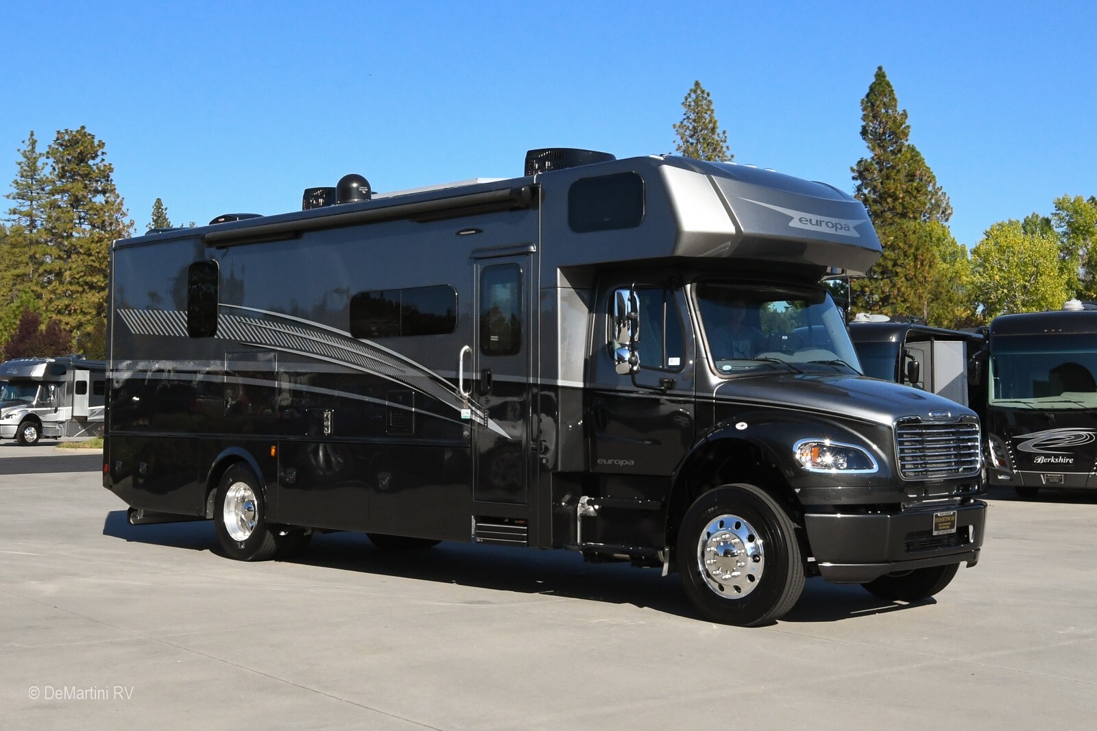 Used 2024 Dynamax Corp Europa 31 Ss in Solana Beach, CA - 5032182520 - RV Trader