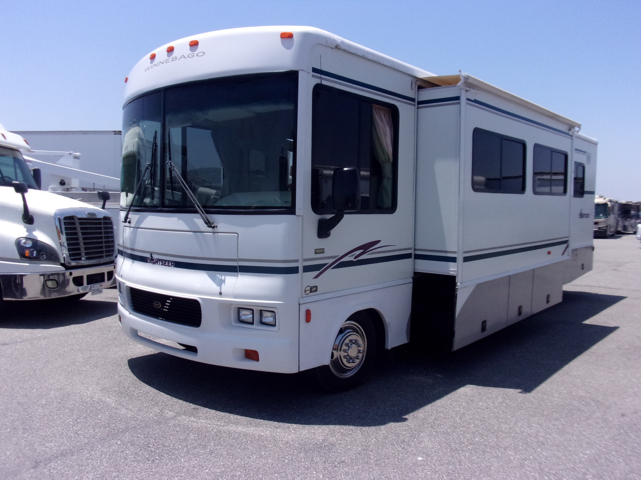 Used 2004 Winnebago Sightseer 30 For Sale in Canoga Park, CA ...