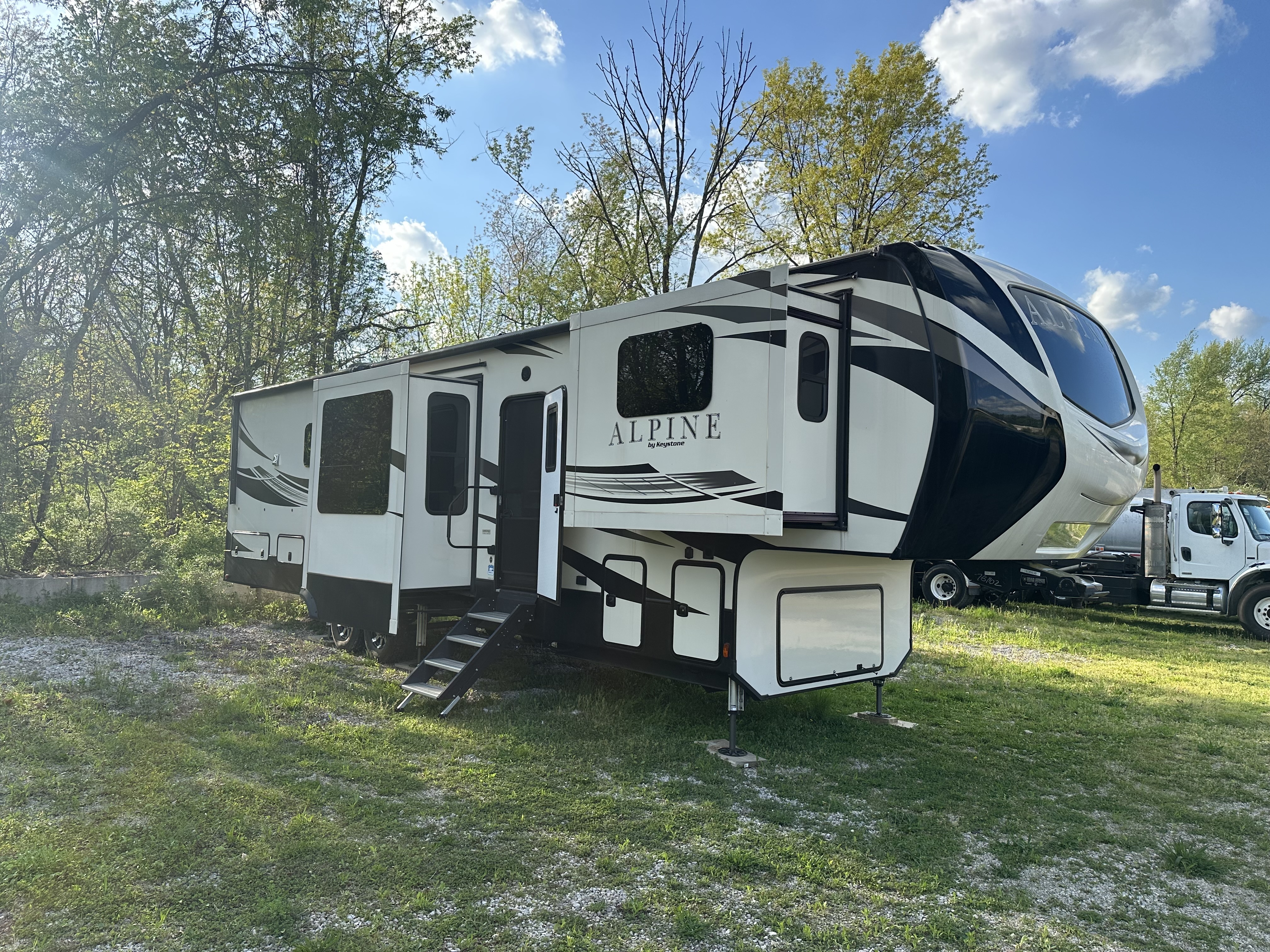 3701FL Alpine For Sale - Keystone RVs - RV Trader