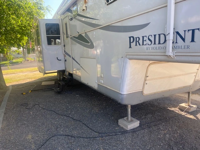 2005 Presidential For Sale Sleeps 3 - Holiday Rambler Fifth Wheel RVs ...
