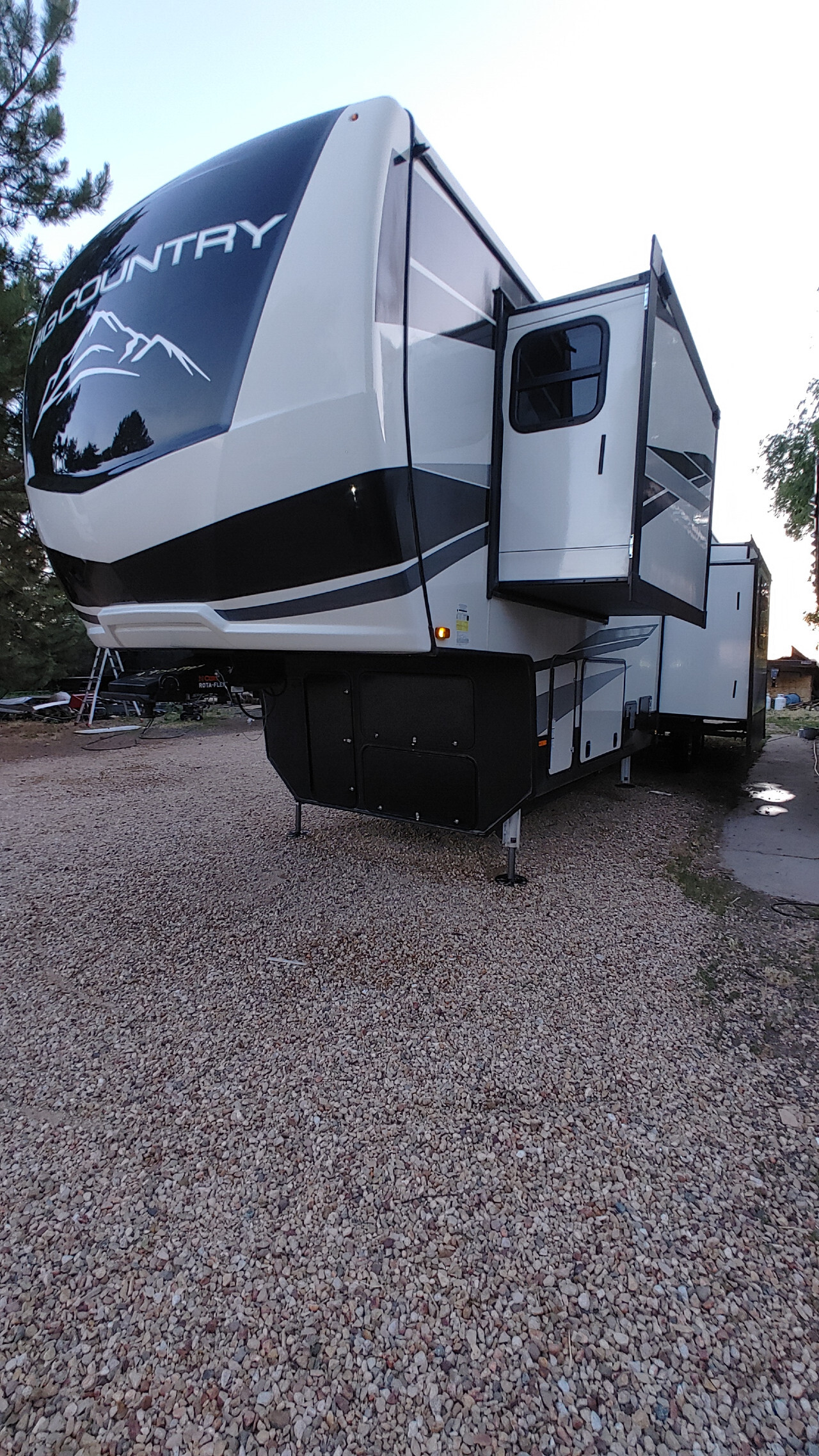 3900MO Big Country For Sale - Heartland RVs - RV Trader