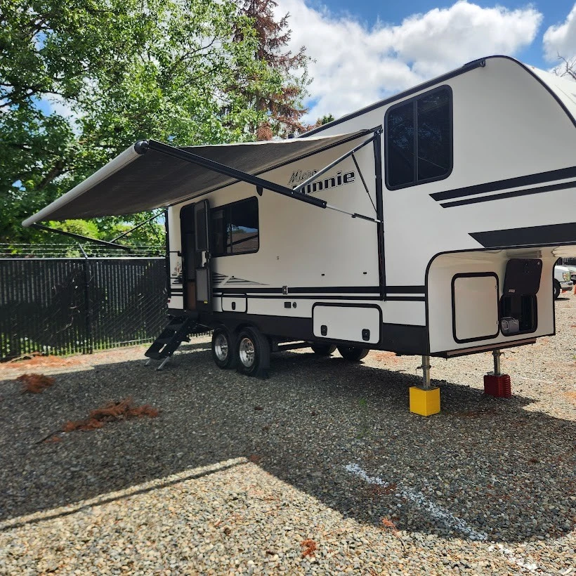 Micro Minnie For Sale - Winnebago Fifth Wheel RVs - Fifth Wheels - RV ...