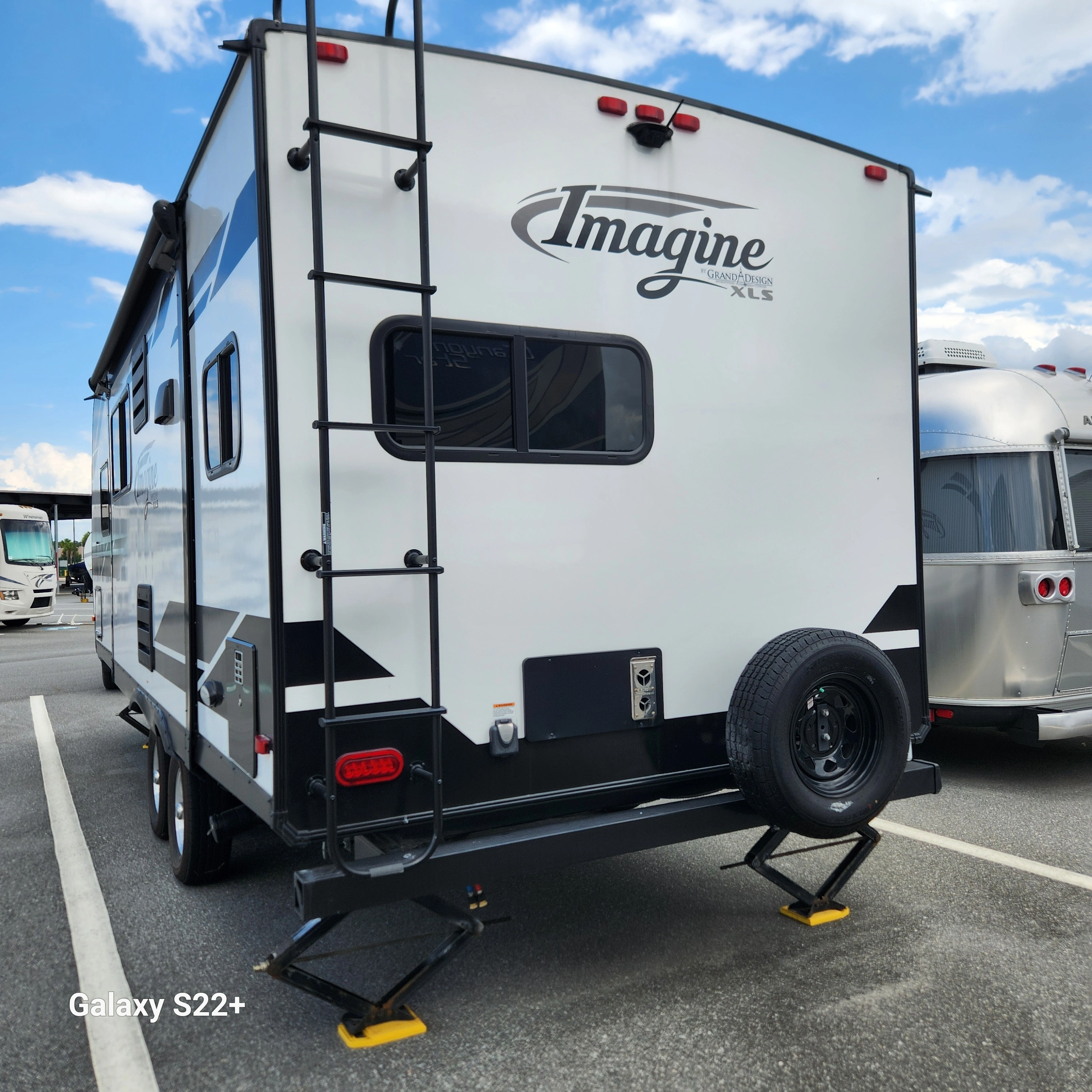 2021 22MLE Imagine Xls For Sale - Grand Design RVs - RV Trader