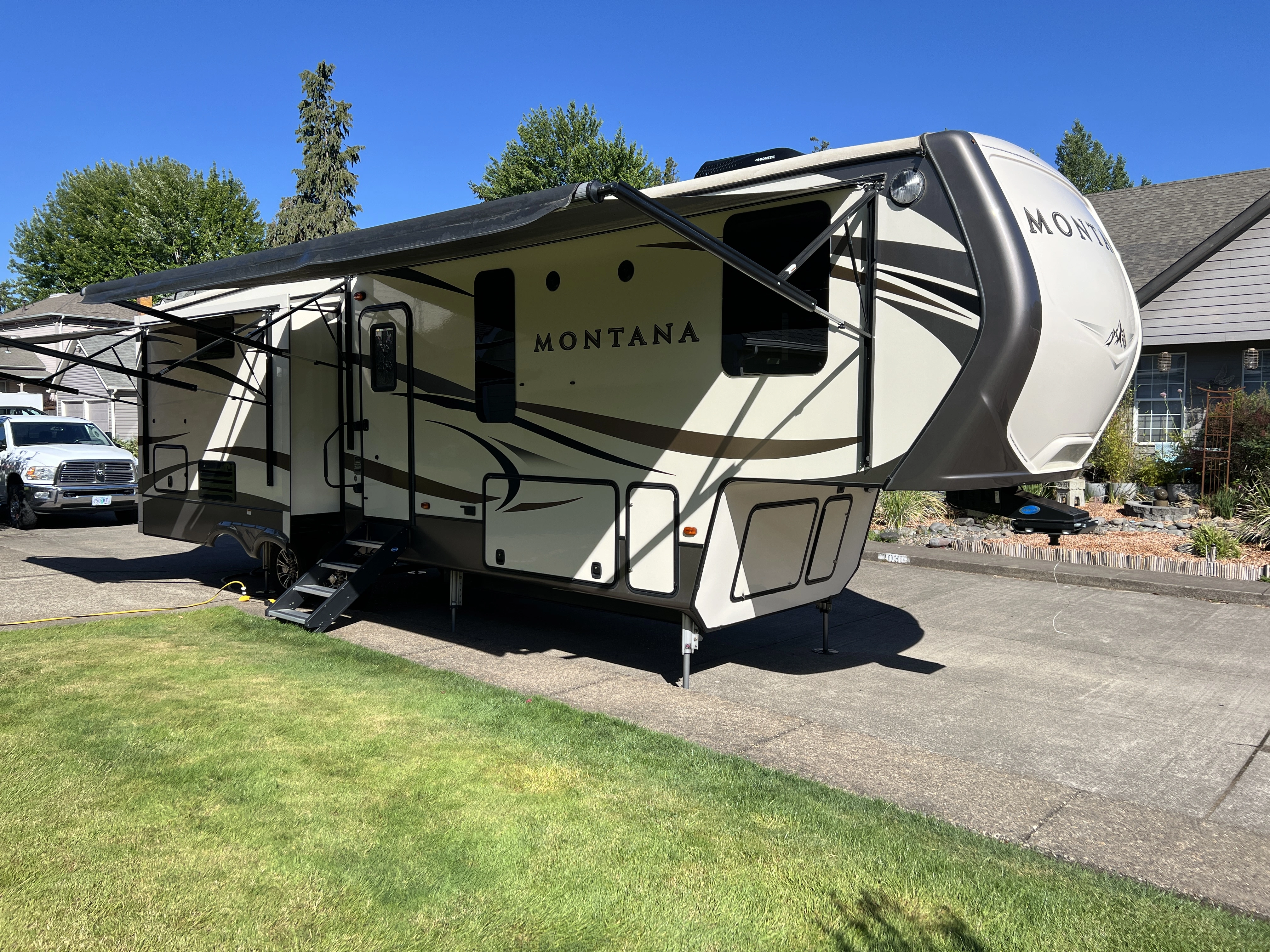 3160RL Montana For Sale - Keystone RVs - RV Trader