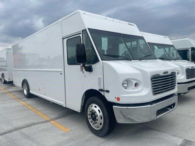 Class 6 (gvw 19501 - 26000) Trucks for Sale | Commercial Truck Trader