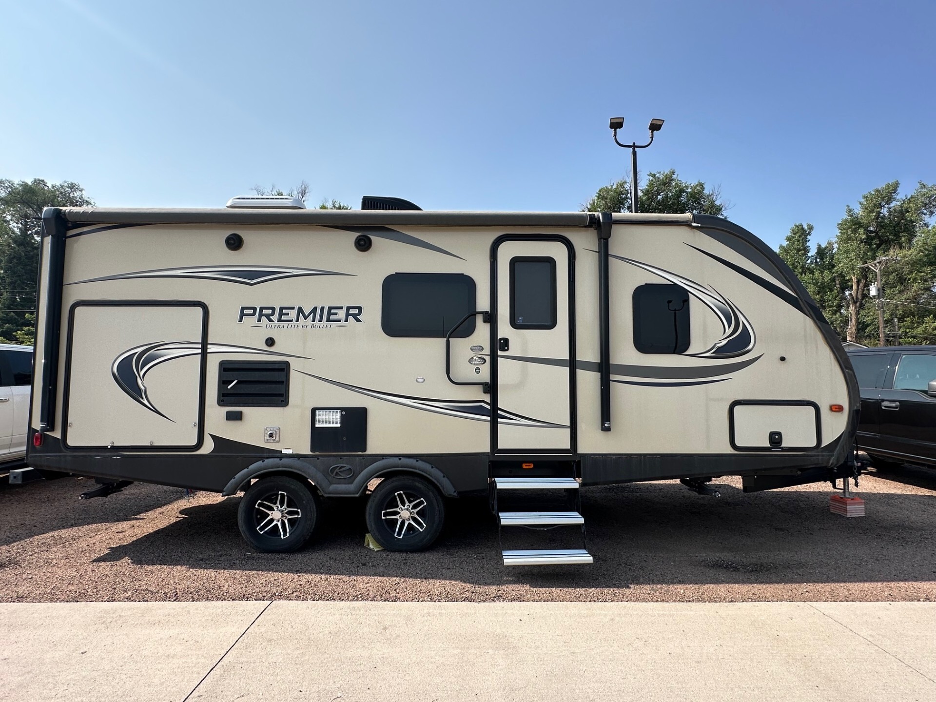 22RBPR Bullet Premier For Sale - Keystone RVs - RV Trader