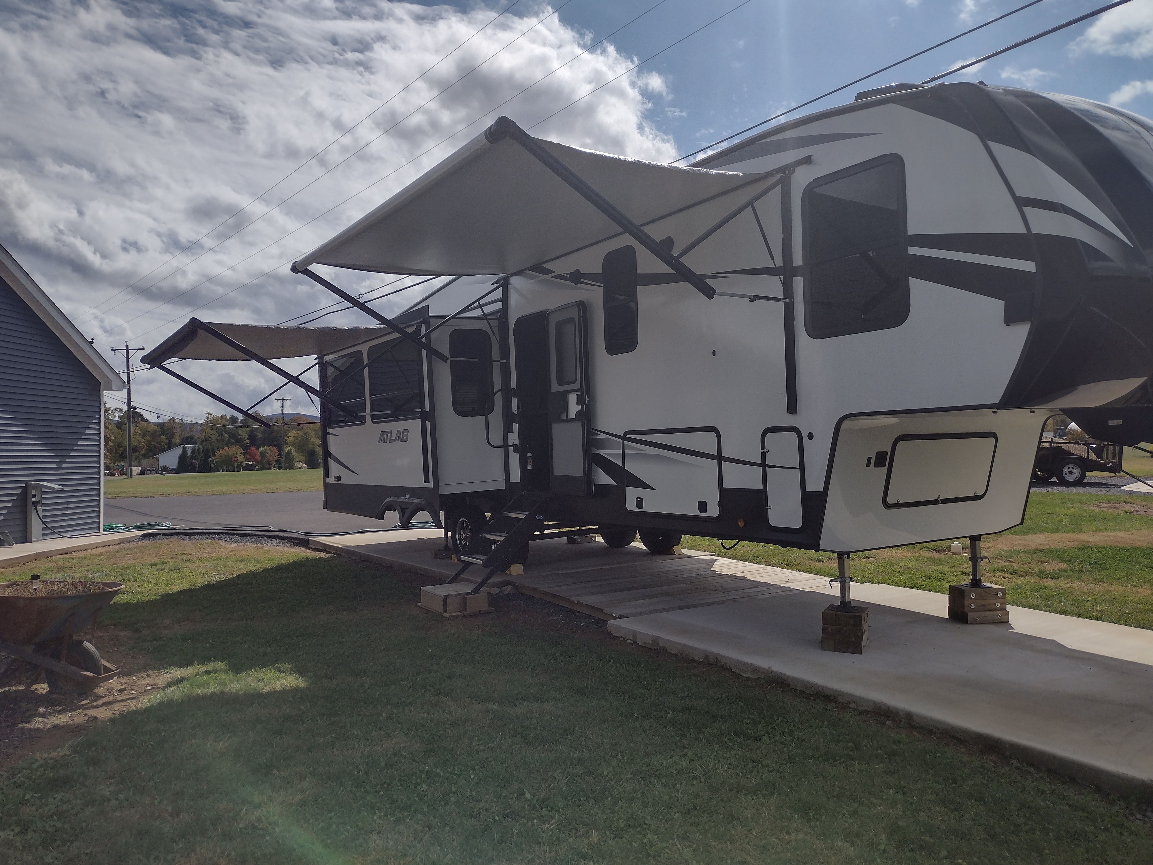 Dutchmen Atlas Fifth Wheels For Sale - RV Trader