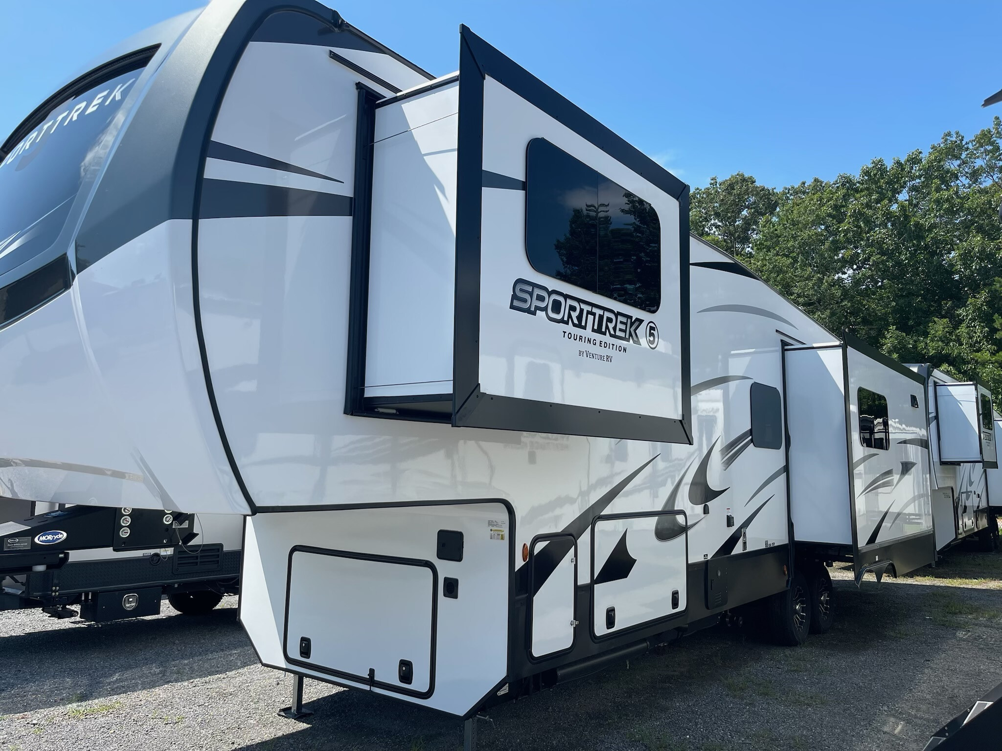 Fifth Wheel RVs - Fifth Wheels For Sale - RV Trader