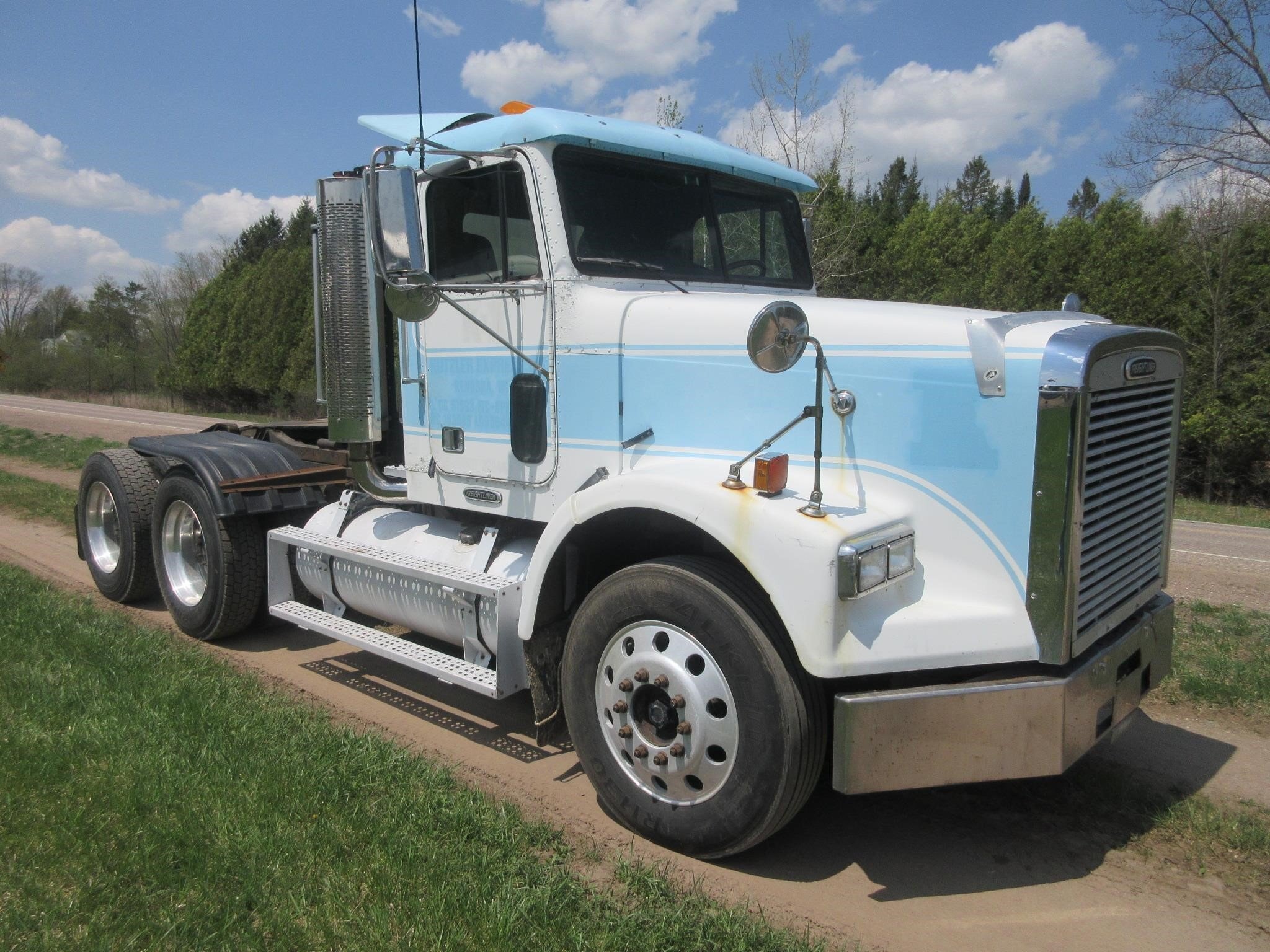 Used 1999 Freightliner FLD120 For Sale in Wittenberg, WI - 5026573573 ...