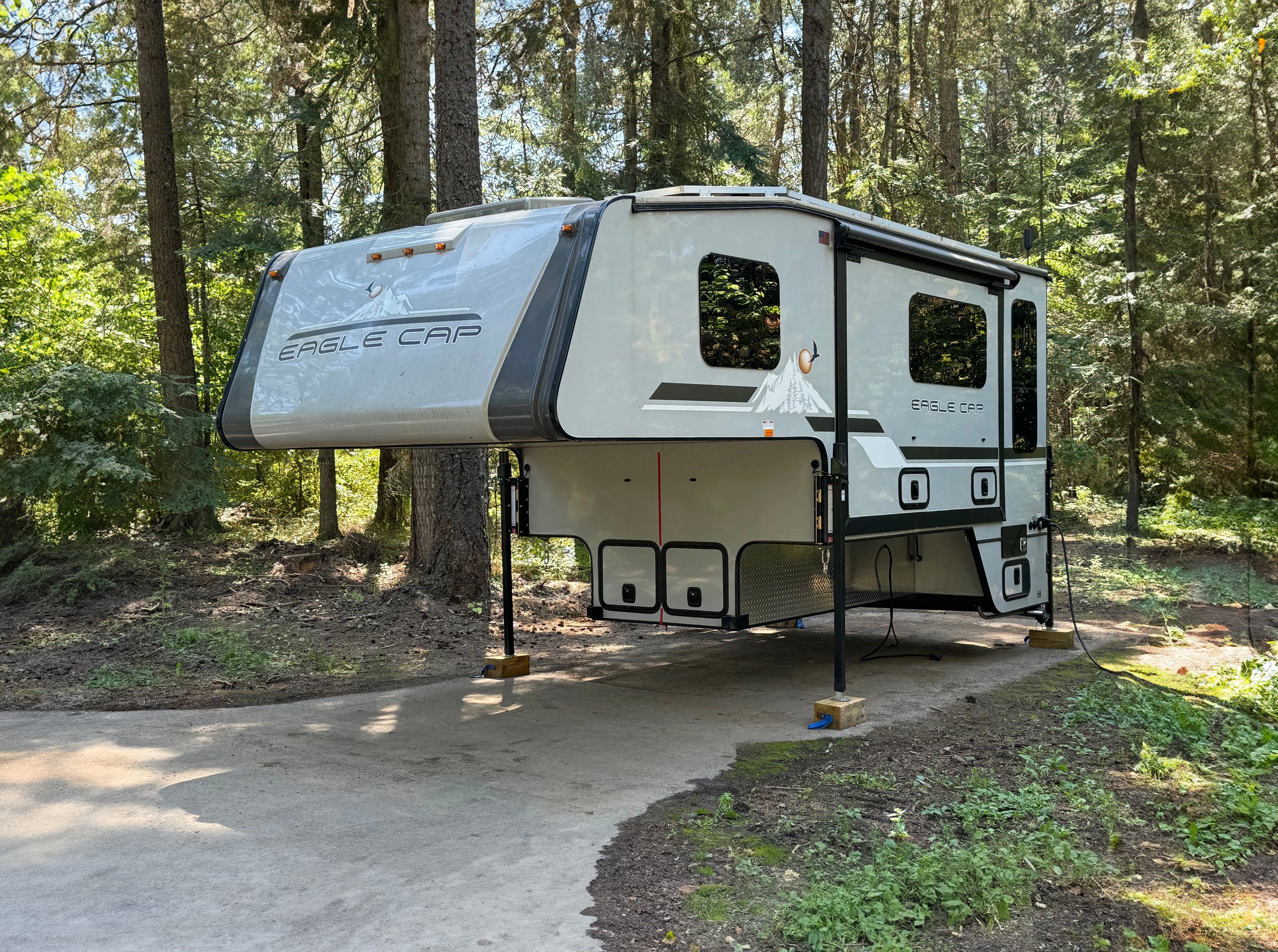 1165 For Sale - Eagle Cap RVs - RV Trader