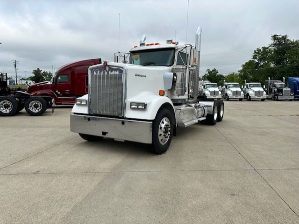 New 2025 Kenworth W900L Aerocab For Sale in Cincinnati, OH - 5032299405 ...