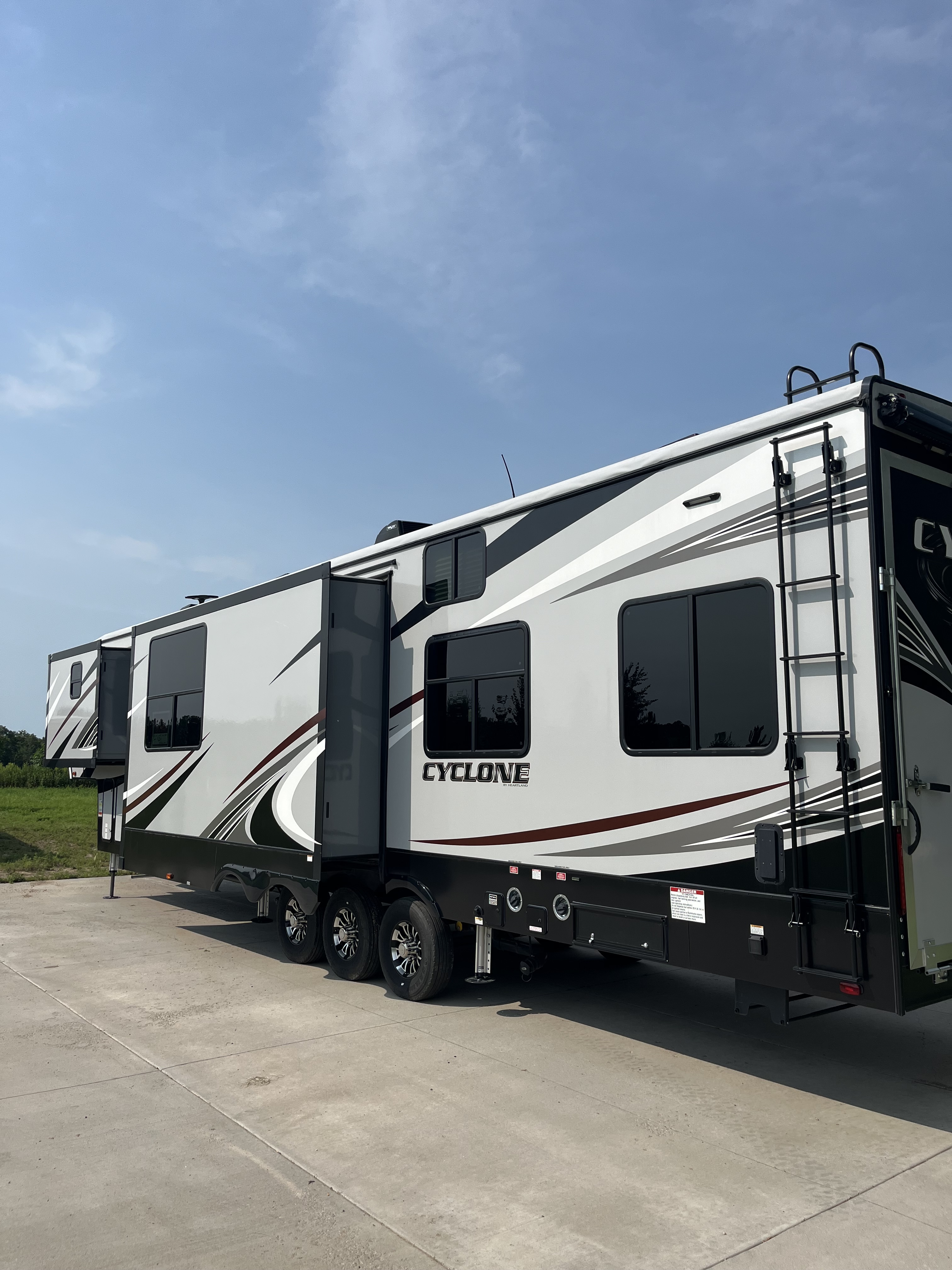 4005 Cyclone For Sale - Heartland RVs - RV Trader
