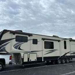 381TH Montana High Country For Sale - Keystone RVs - RV Trader