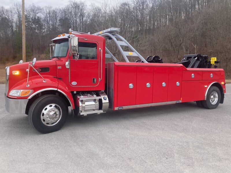 Used Wrecker Tow Truck With Century Bodies For Sale - Commercial Truck ...
