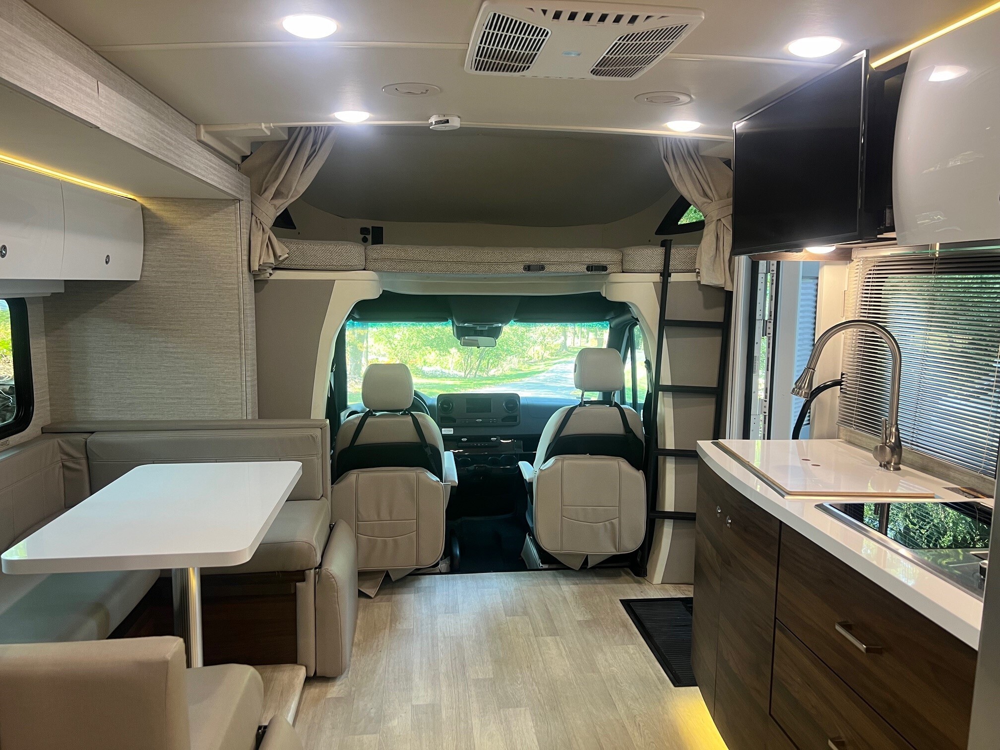 Used 2020 Winnebago View 24j in Oakland Twp, MI - 5033451647 - RV Trader