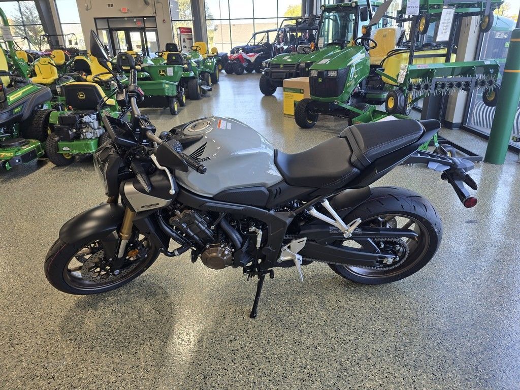 New 2024 Honda® CB650R Base For Sale in Homer Glen, IL - 5033573169 - Cycle Trader