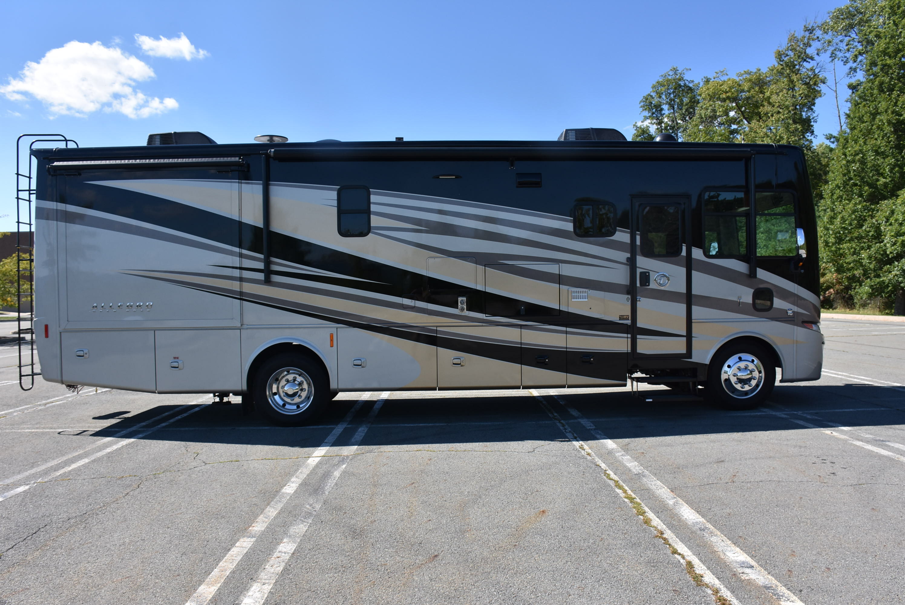 Used Tiffin Motorhomes Open Road Allegro RVs For Sale near Berlin, CT ...