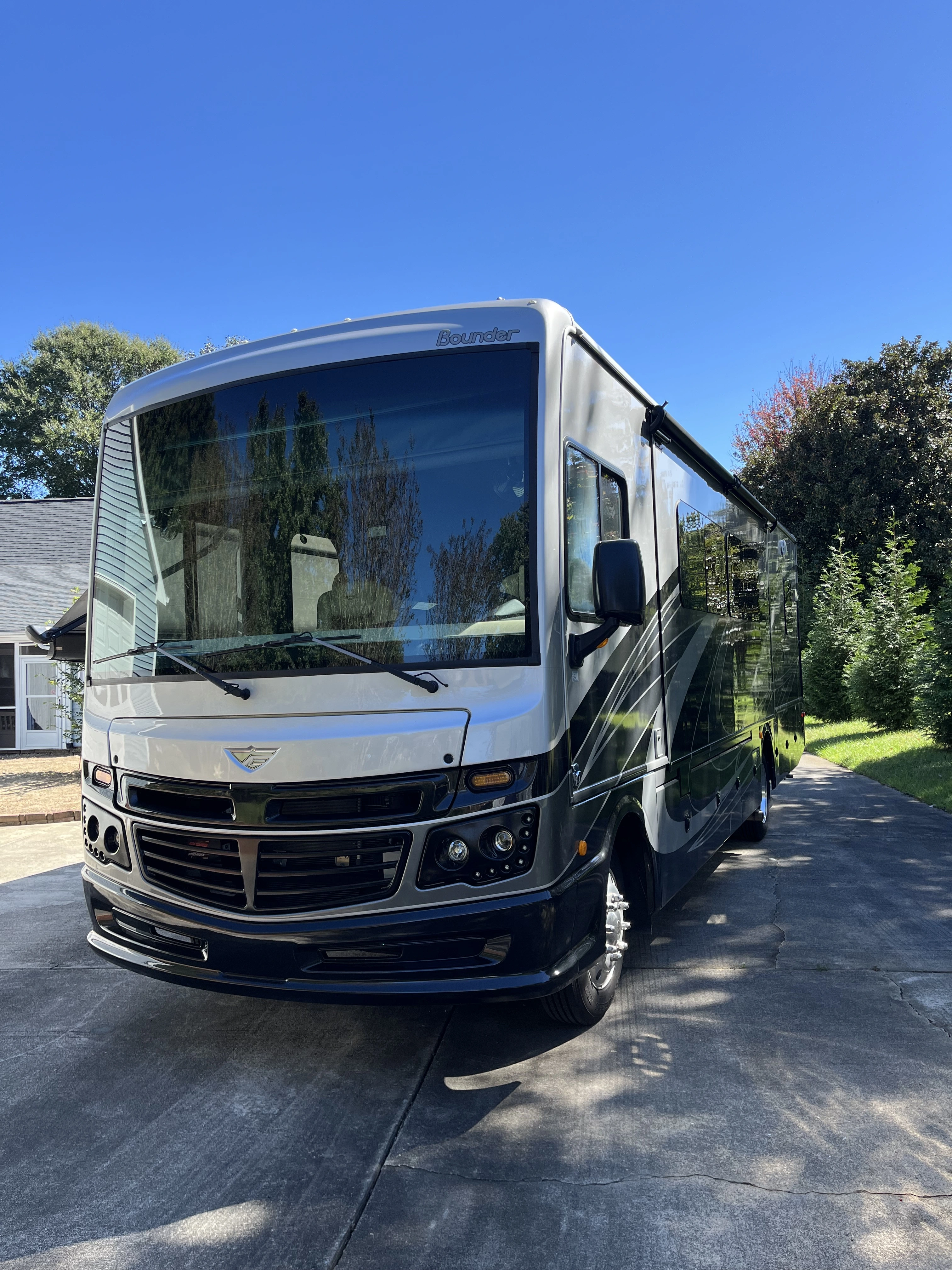Fleetwood Bounder 33C RVs For Sale - RV Trader