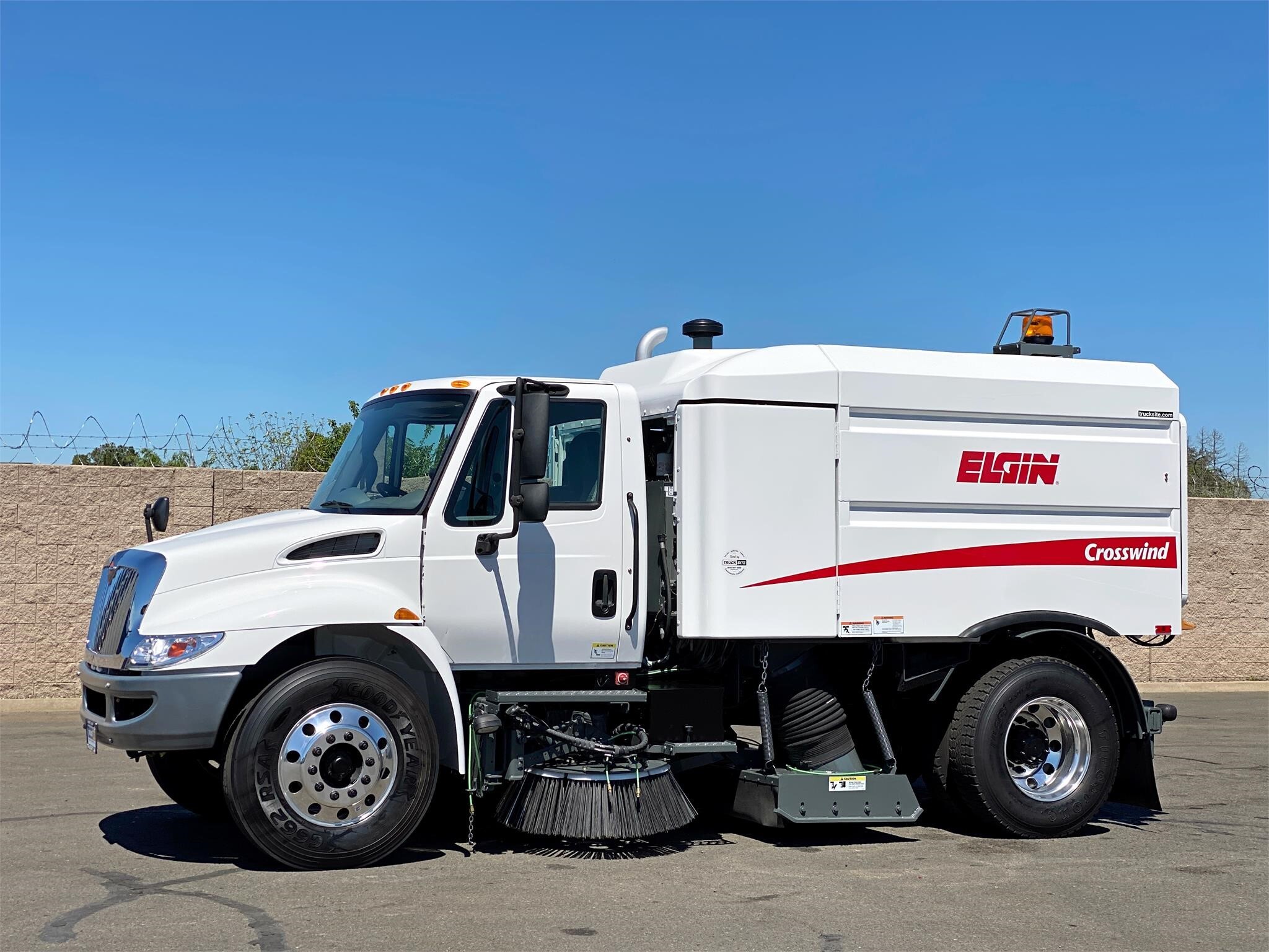 2011 ELGIN - Used 2011 ELGIN Brooms Sacramento, CA