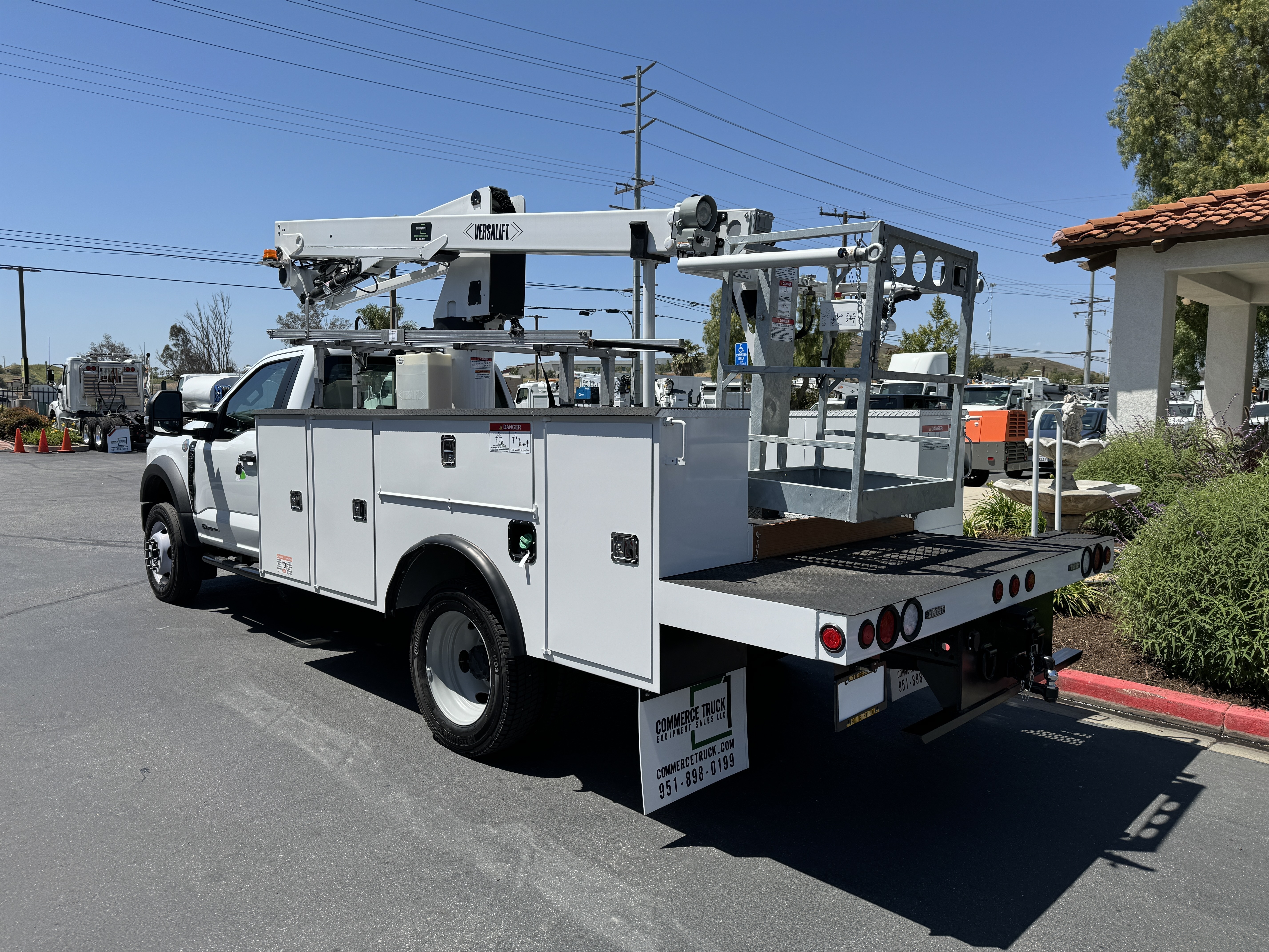 2023 Versalift - New 2023 VERSALIFT Bucket Truck Norco, CA