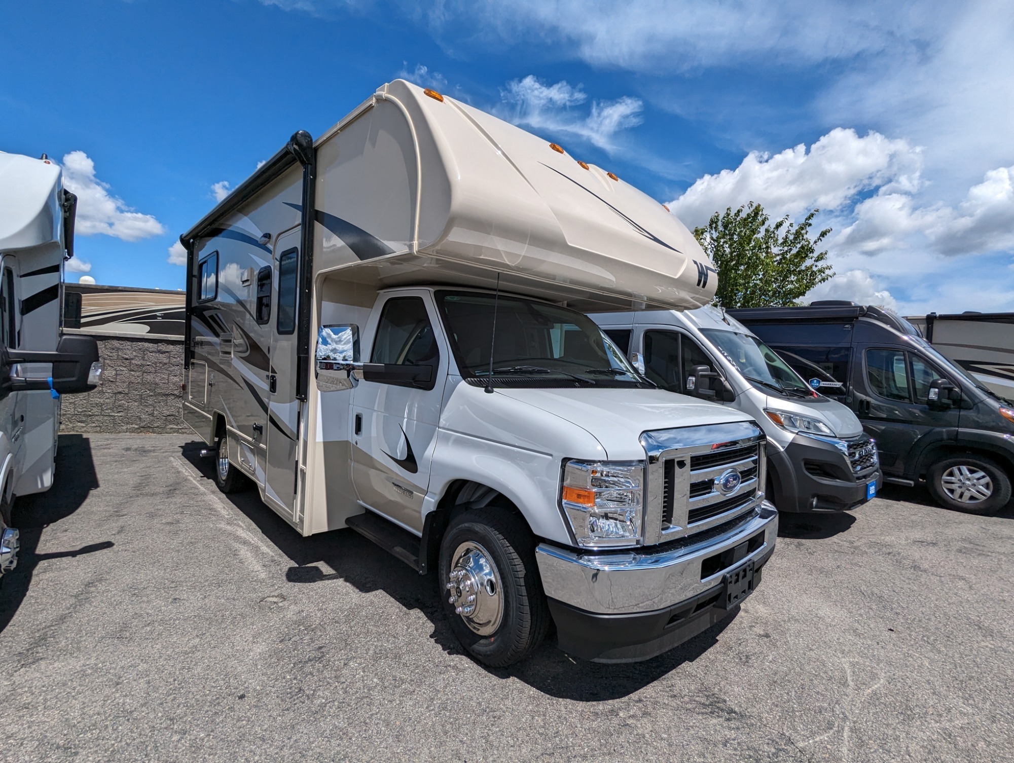 Class C RVs - Class C Motorhomes For Sale Near 98155 - RV Trader