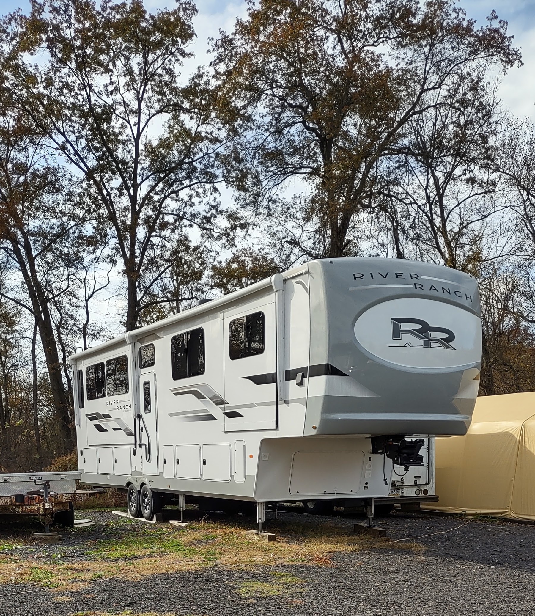 Palomino Columbus River Ranch Fifth Wheel Campers For Sale - RV Trader